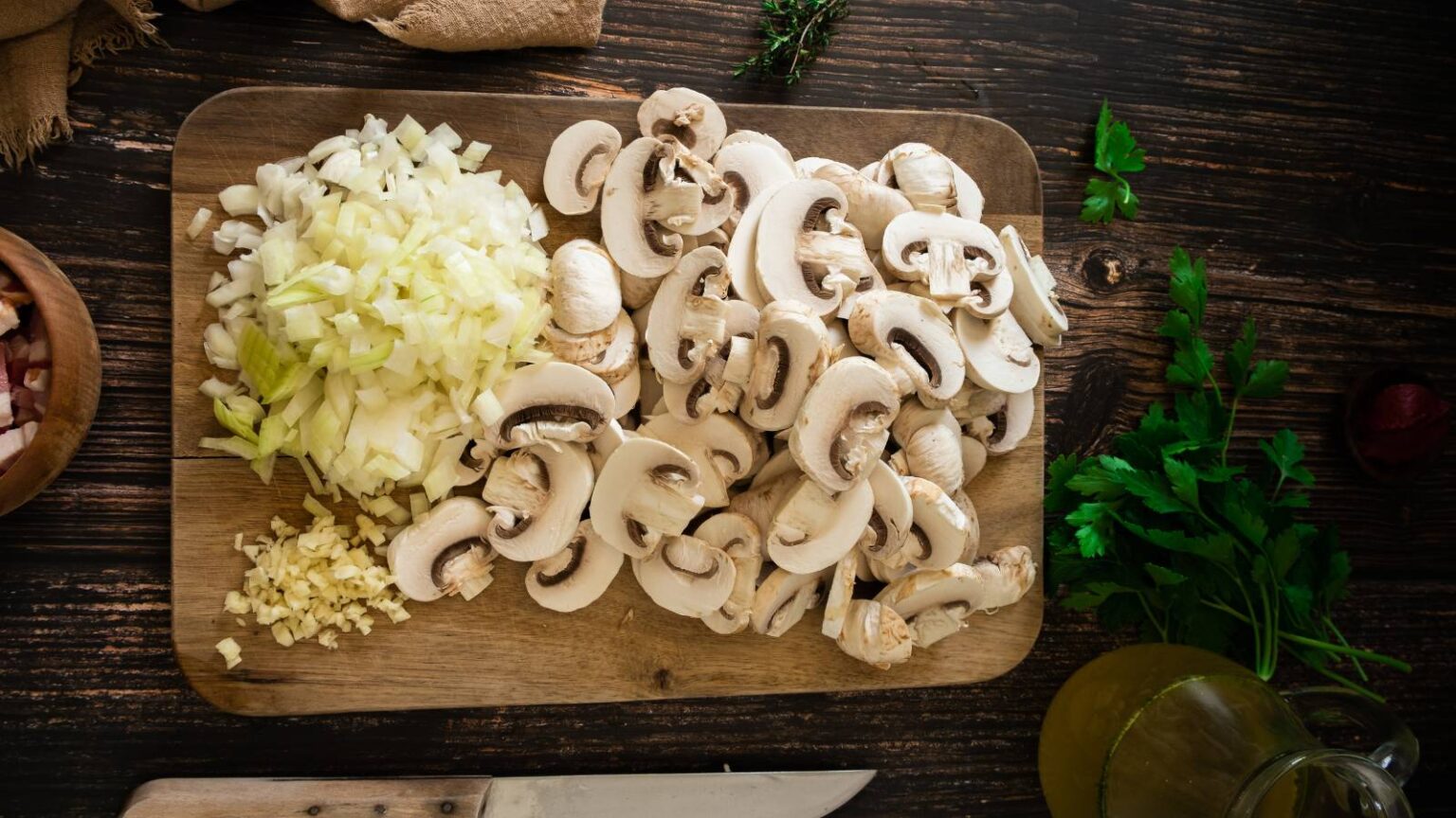 Creamy German Hunter's Sauce (Jägersoße) - The Peasant's Daughter